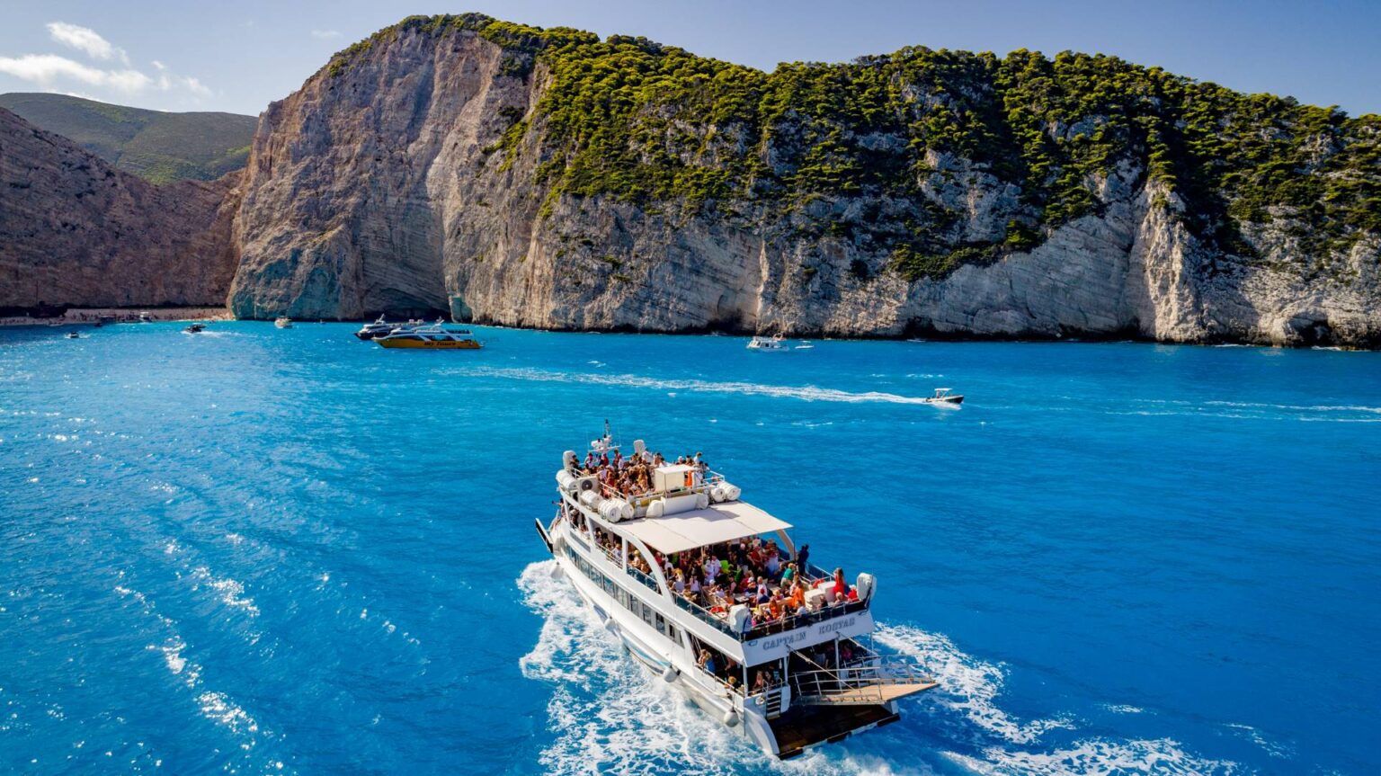 Κρουαζιέρα στο Ναυάγιο - Ναυάγιο, Γαλάζιες Σπηλιές, Παραλία Ξύγγια